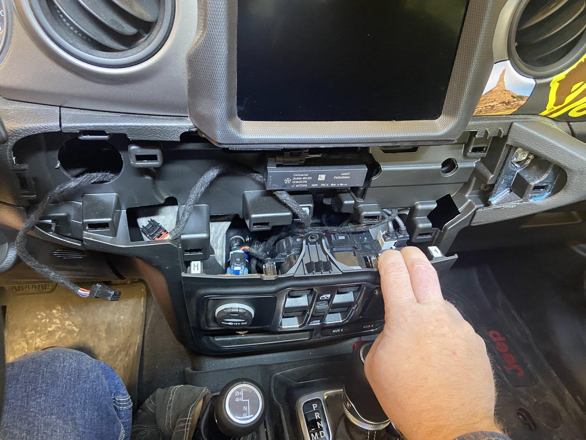 Trailer brake controller install. 82215652 | Jeep Gladiator (JT) News ...