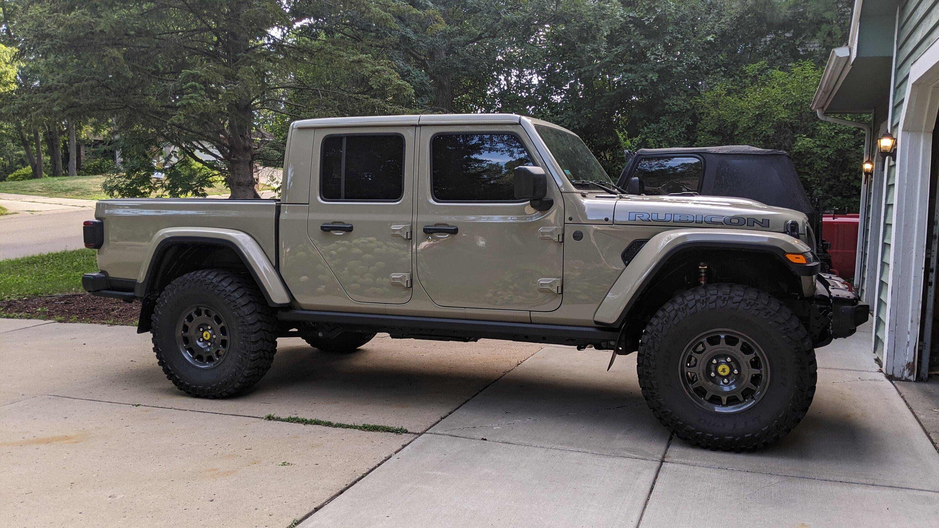 Tried searching, show me your AEV Salta XR’s! | Jeep Gladiator (JT ...