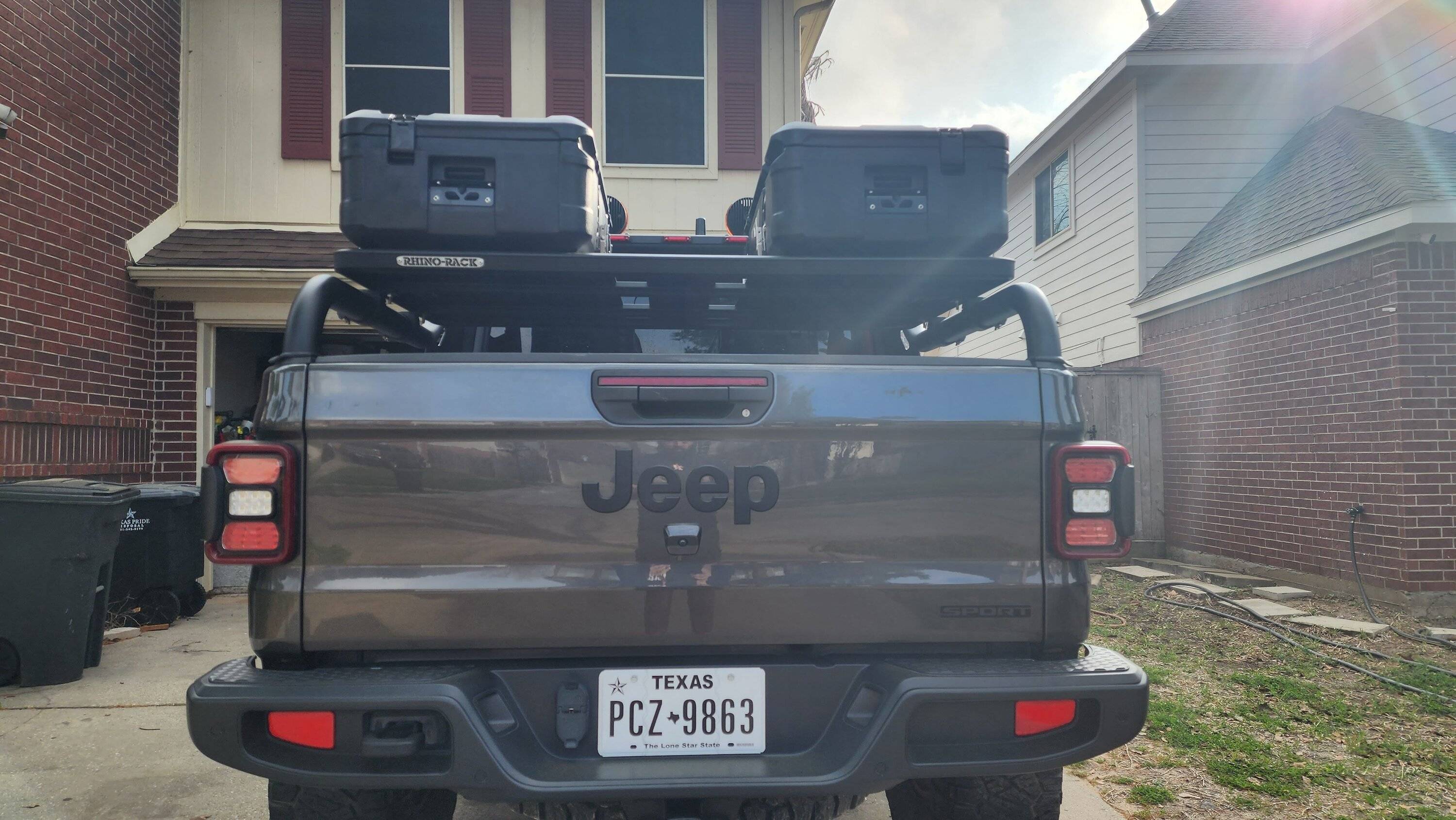 Looking at the Gladiator from behind.... | Jeep Gladiator (JT) News ...