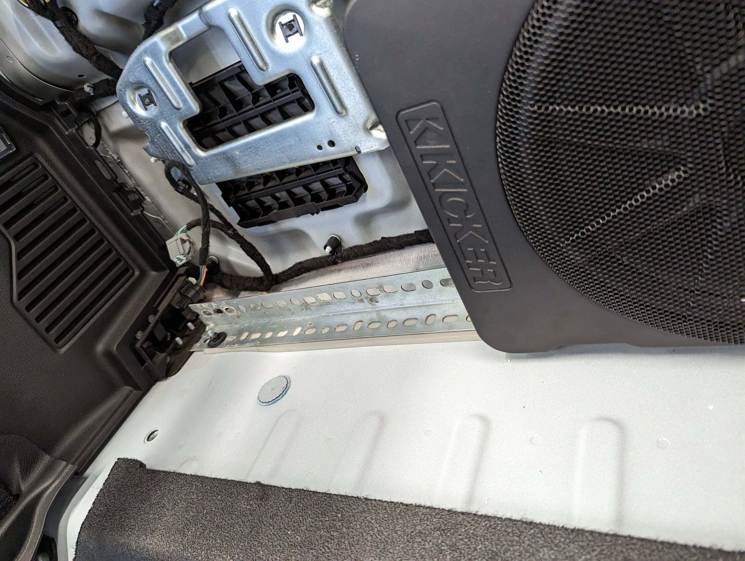 Kicker 10" Hideaway sub install | Jeep Gladiator (JT) News, Forum ...