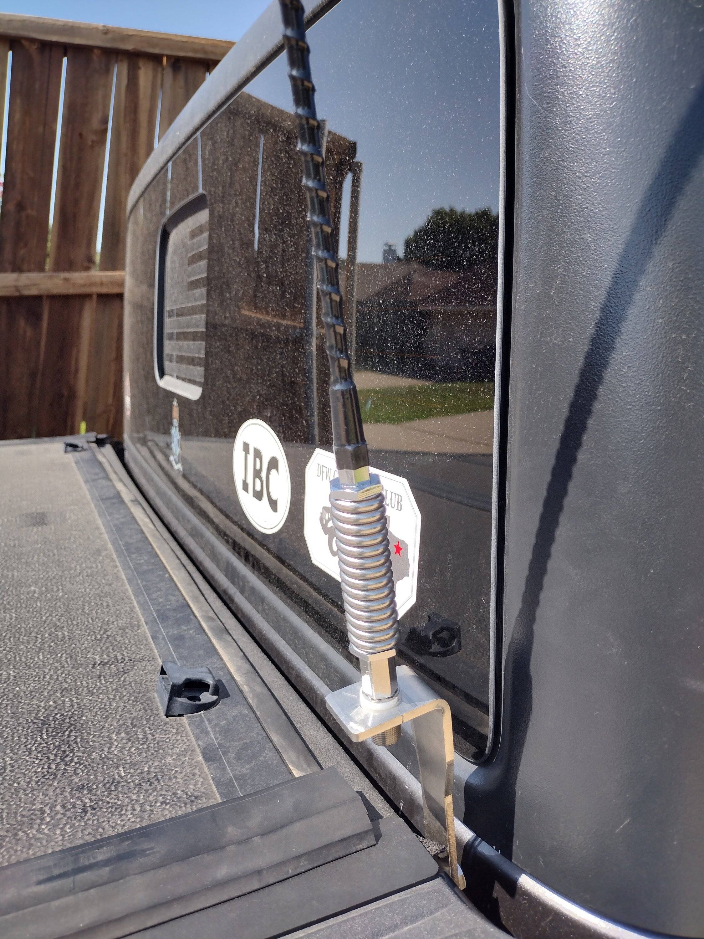 CB radio and antenna mount | Jeep Gladiator (JT) News, Forum, Community - JeepGladiatorForum.com