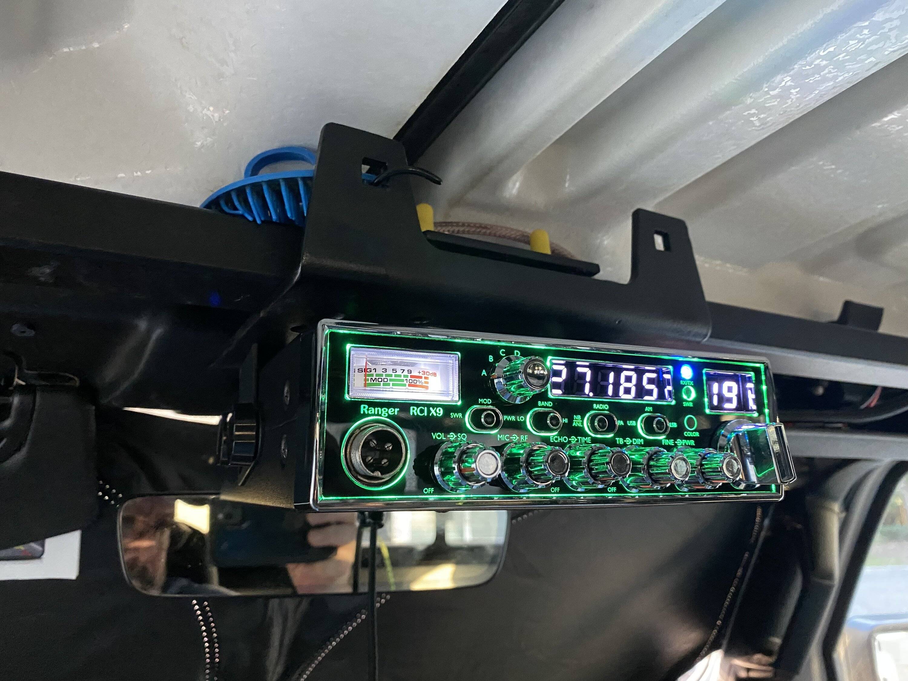 CB radio and antenna mount | Jeep Gladiator (JT) News, Forum, Community - JeepGladiatorForum.com