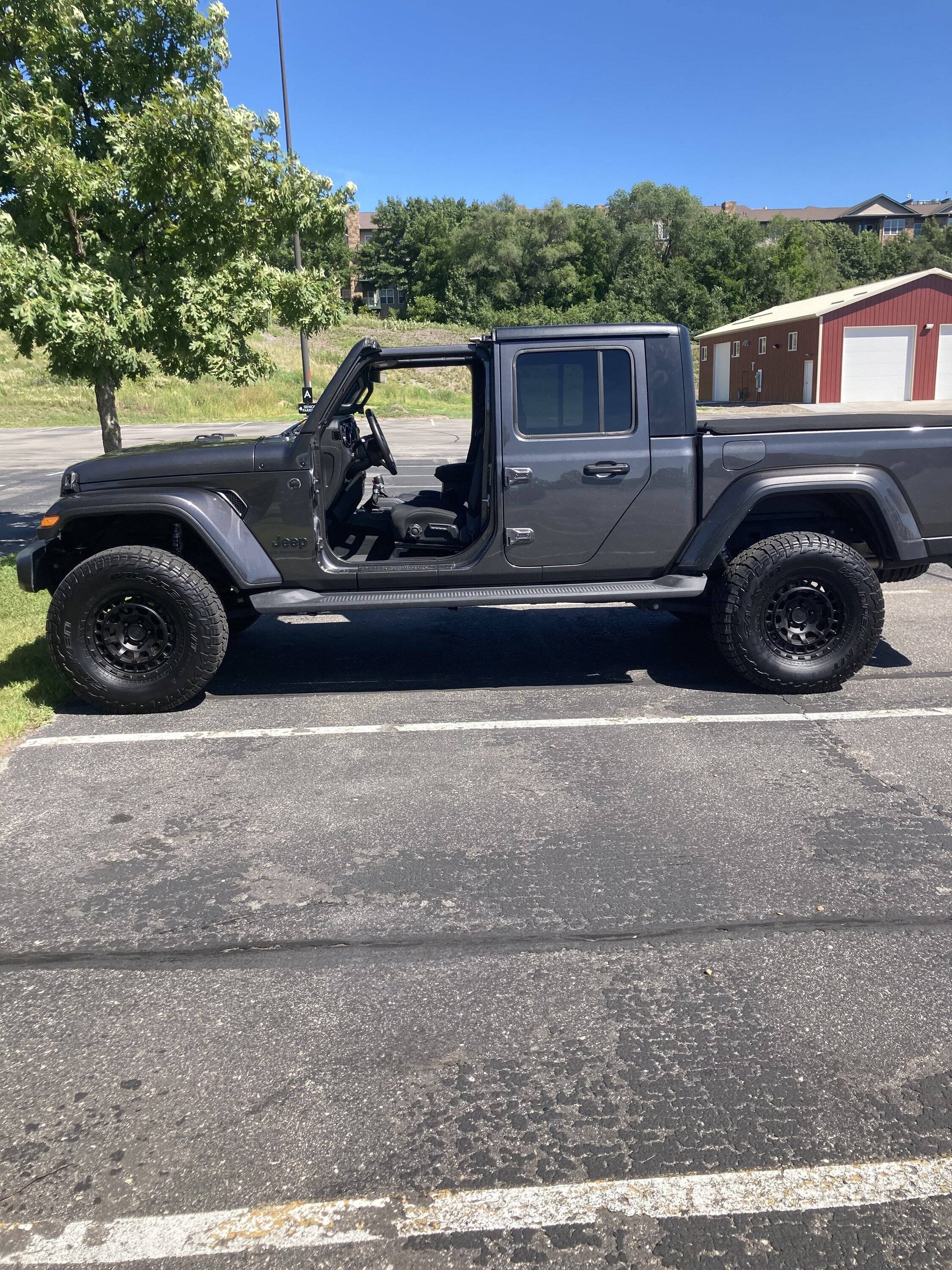 How to know if my 2022 Gladiator Sport has the MOPAR lift kit | Jeep ...