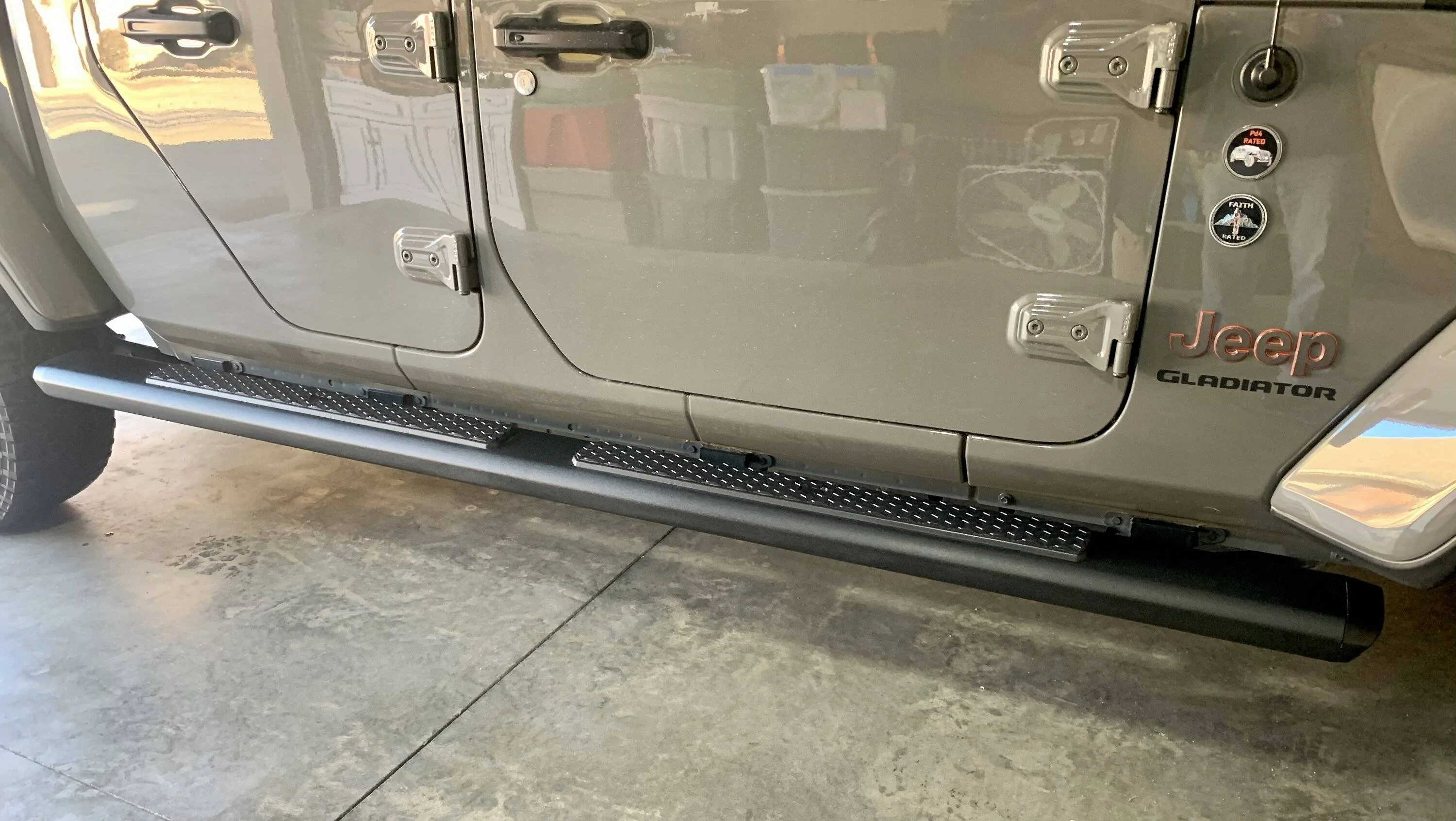 Missouri - Gladiator Factory Tubular Side Steps (BLK Alum) | Jeep ...