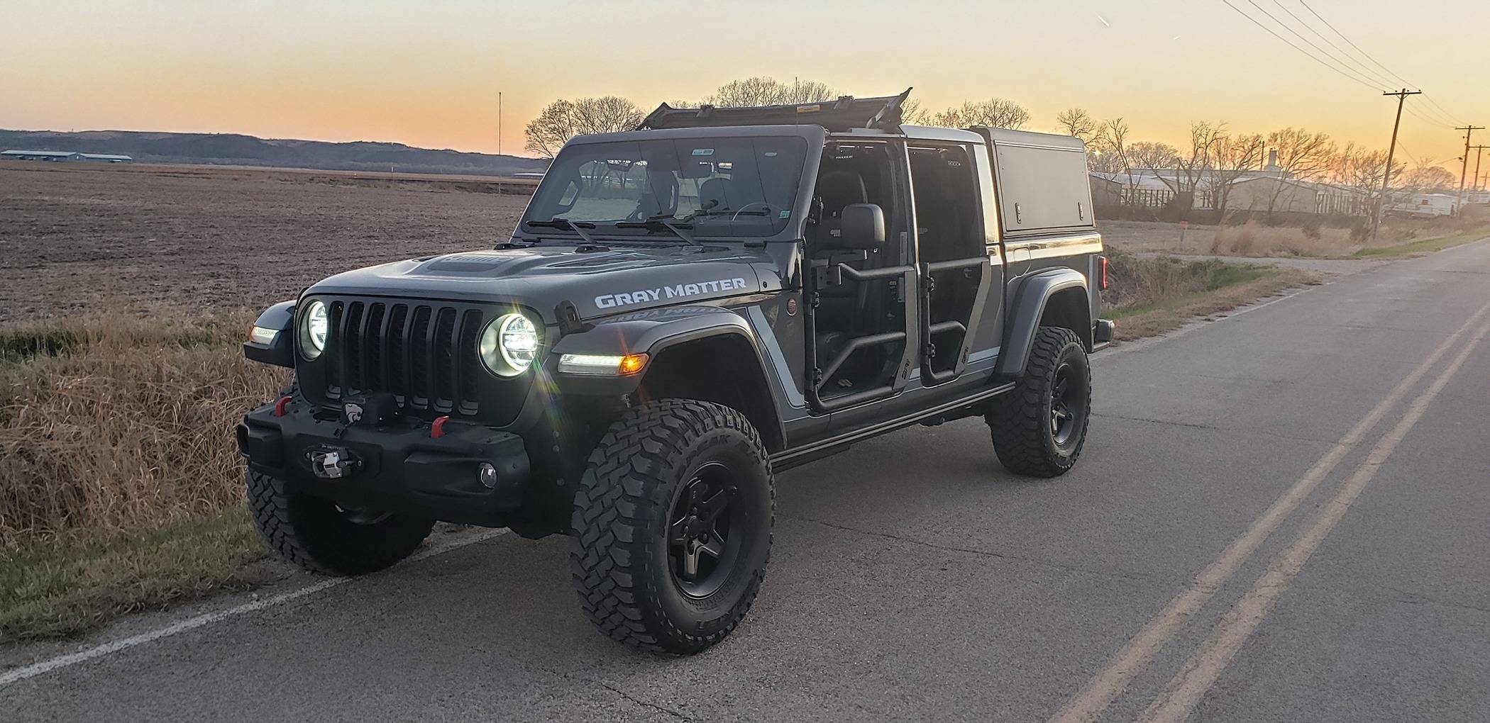 JT's with toppers/caps - how many of you take your JT hardtop off ...