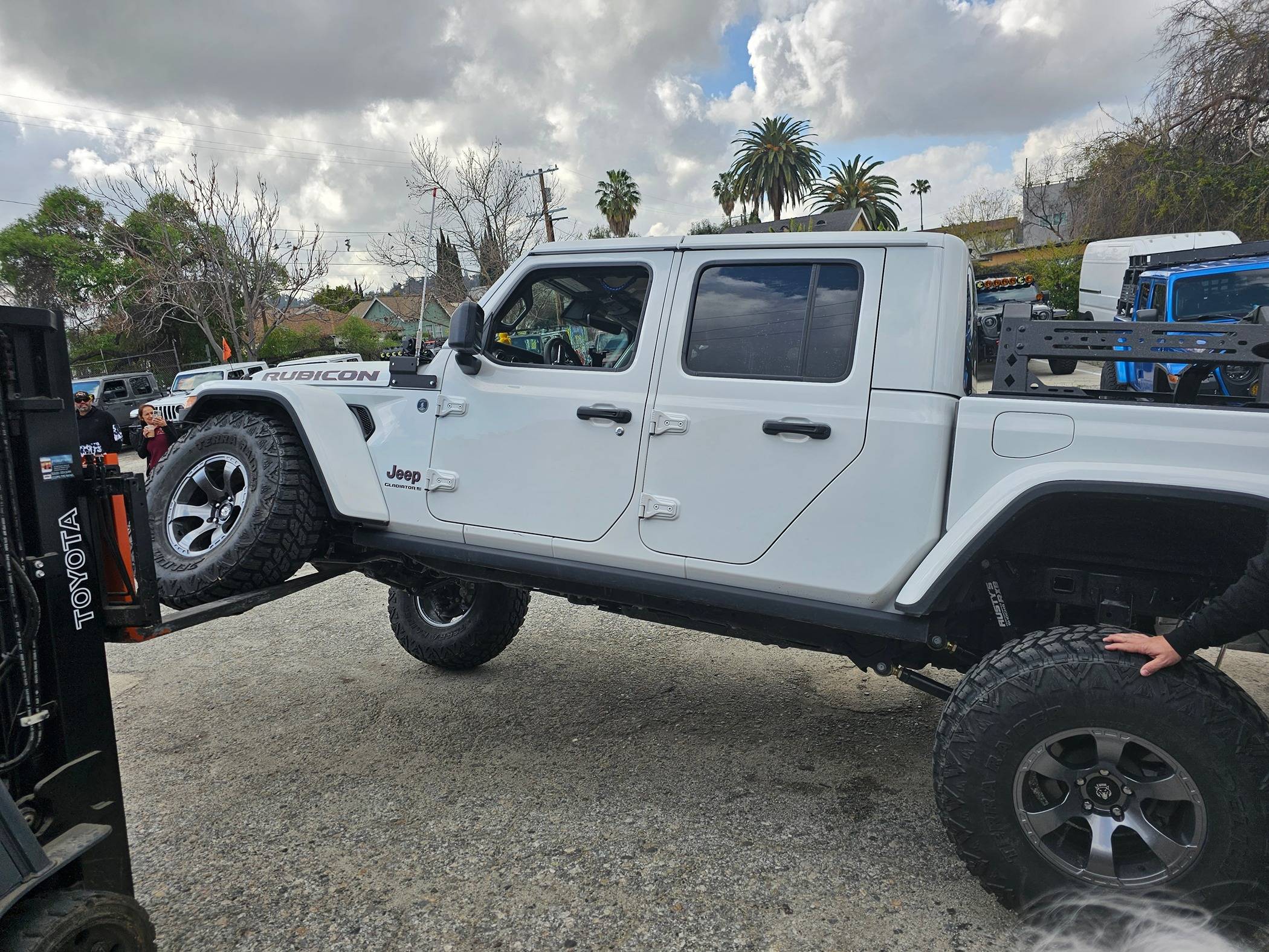 Clayton Overland+ vs. Premium Lift Kits... | Jeep Gladiator (JT) News ...