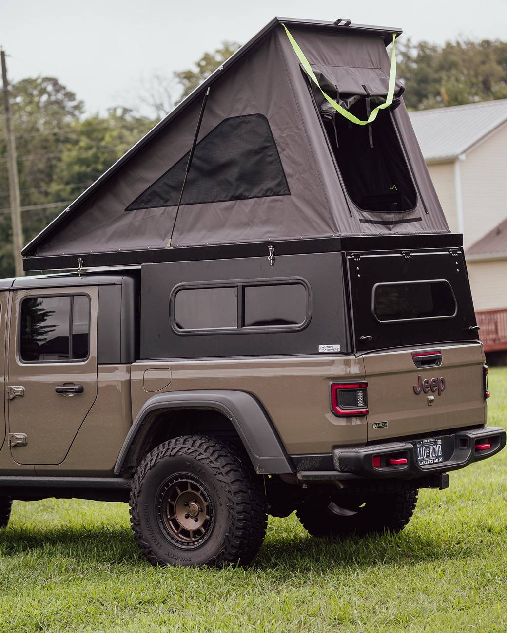 Topo Toppers Pop-up Camper Shell Installed | Jeep Gladiator (JT) News ...