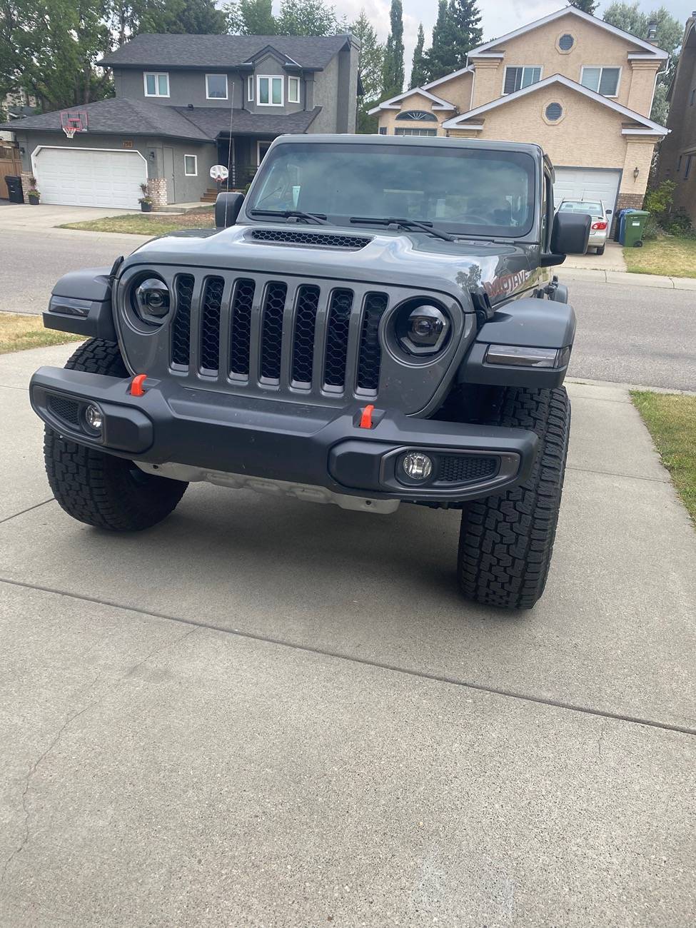 Swapped the factory Halogens for MP concepts Thanos lights | Jeep ...