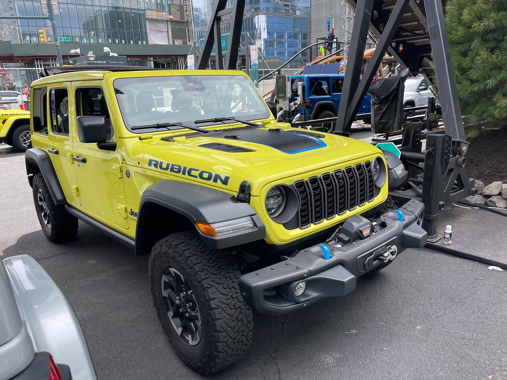 Winch - new factory one included 2024 vs 2022 non included winches ...