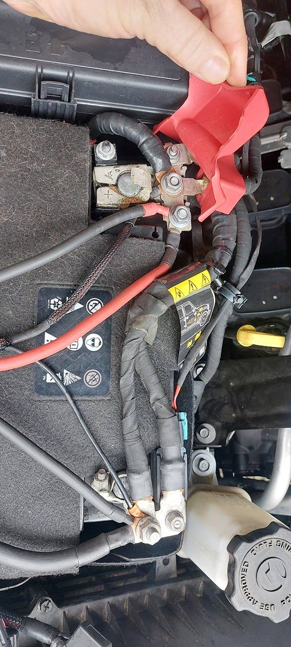 Winch wiring to battery with IBS (Smart battery) sensor | Jeep ...