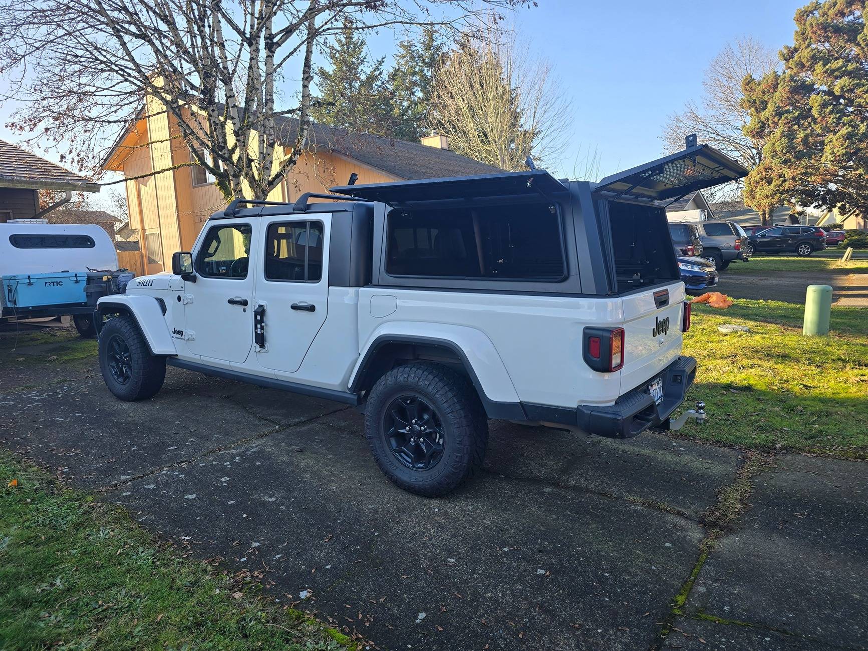 ARE camper shell lack of QC- - update! | Jeep Gladiator (JT) News ...