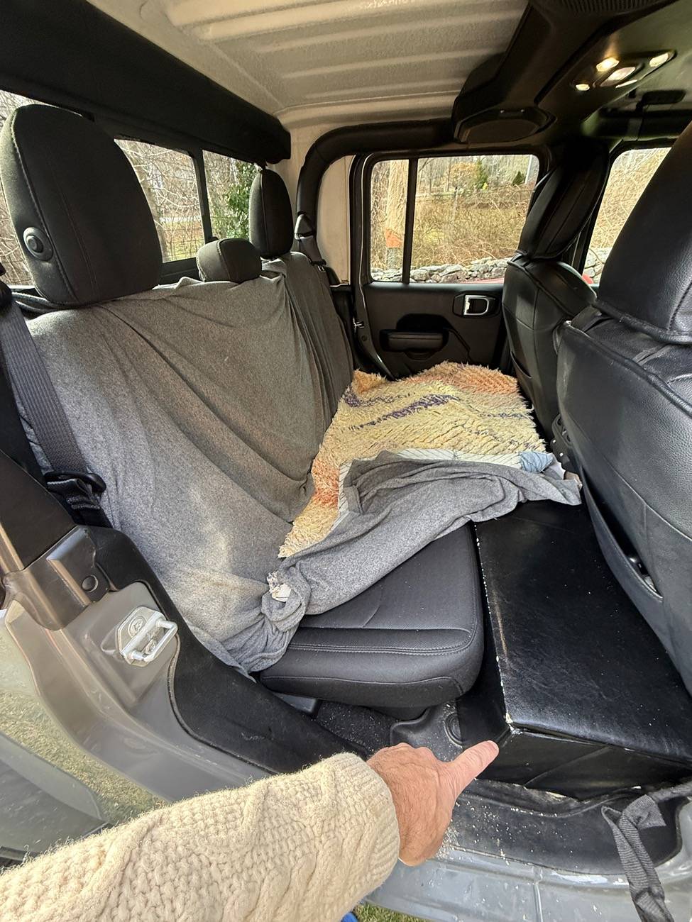 How do you drive with your dogs? | Jeep Gladiator (JT) News, Forum ...