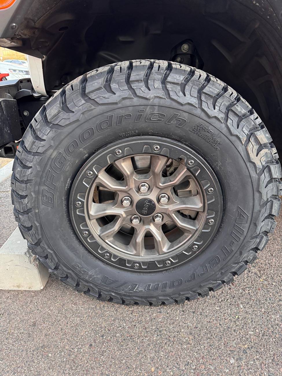 295/70/17 BFG KO3 installed on stock 7.5” rims on Gladiator Mojave ...