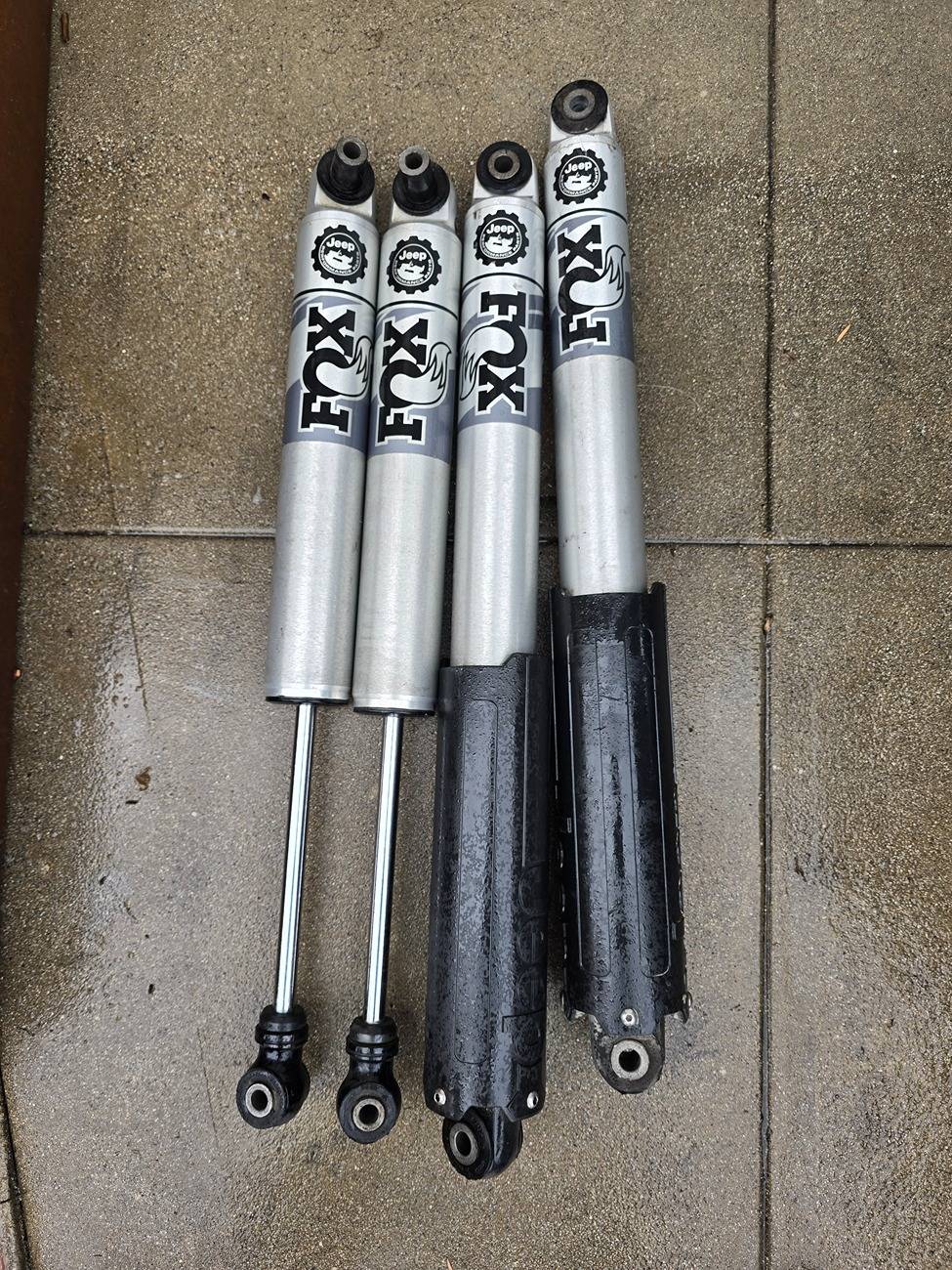 California - Fox shocks from mopar 2 inch lift kit | Jeep Gladiator (JT ...