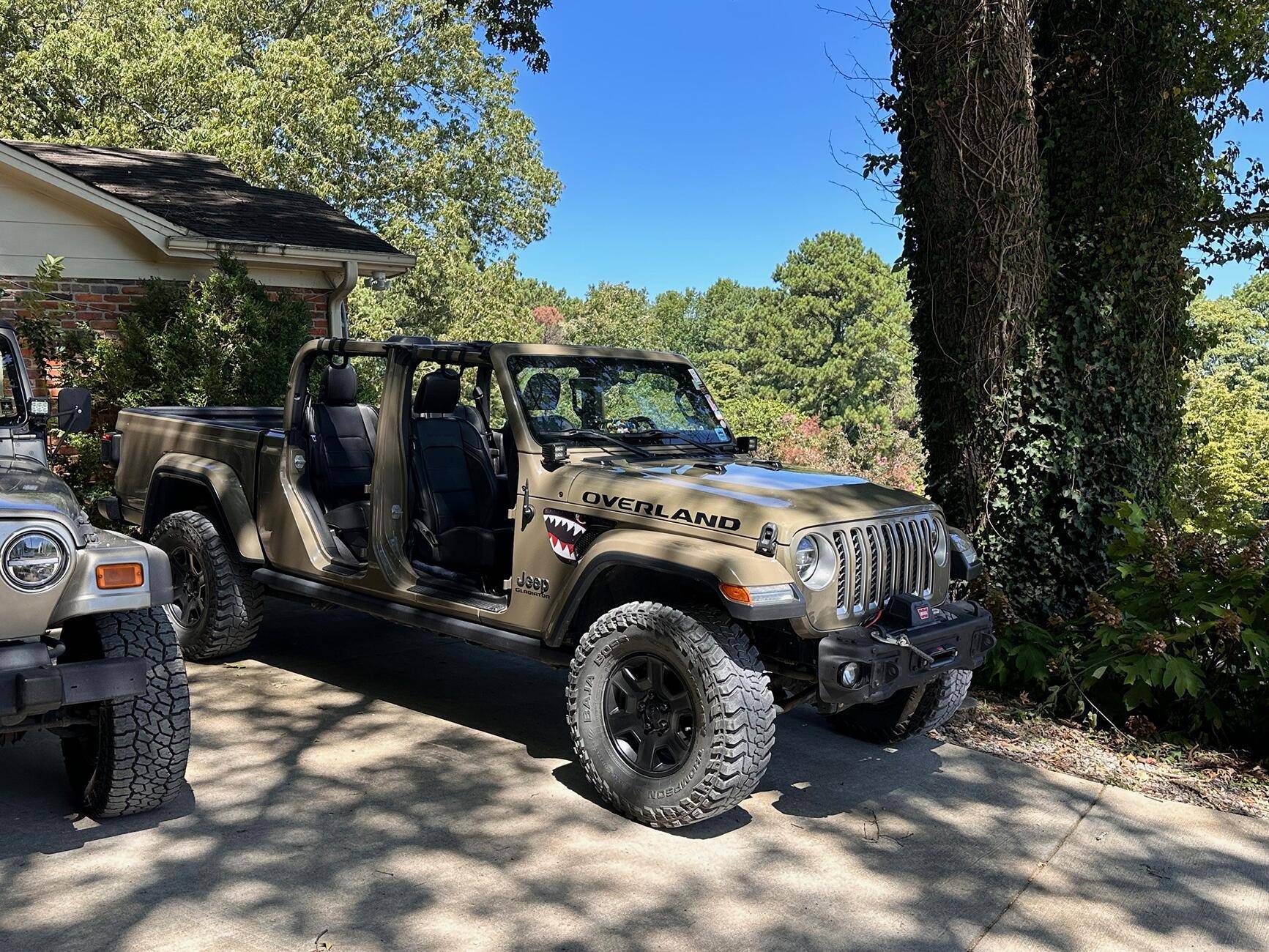 41 color Gladiators - what color aftermarket wheels? | Jeep Gladiator ...