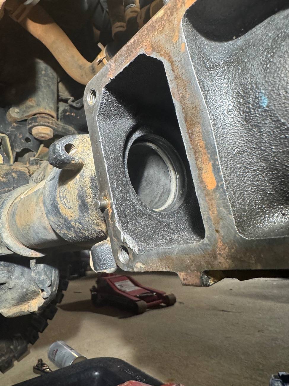 Front Axle Intermediate Axle Shaft Bearing Play | Jeep Gladiator (JT ...