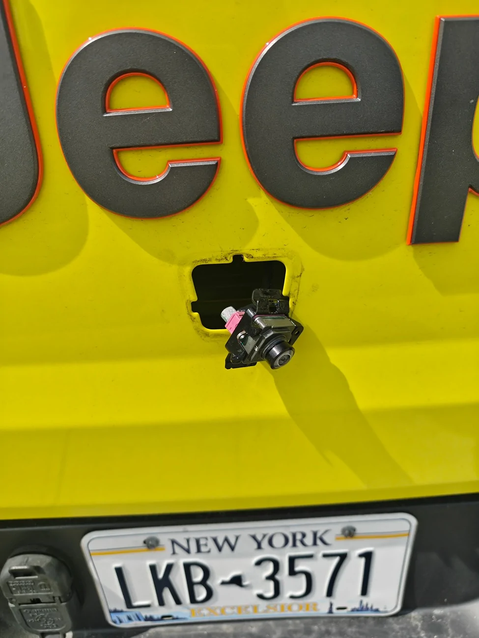 Backup camera fell off | Jeep Gladiator (JT) News, Forum, Community ...