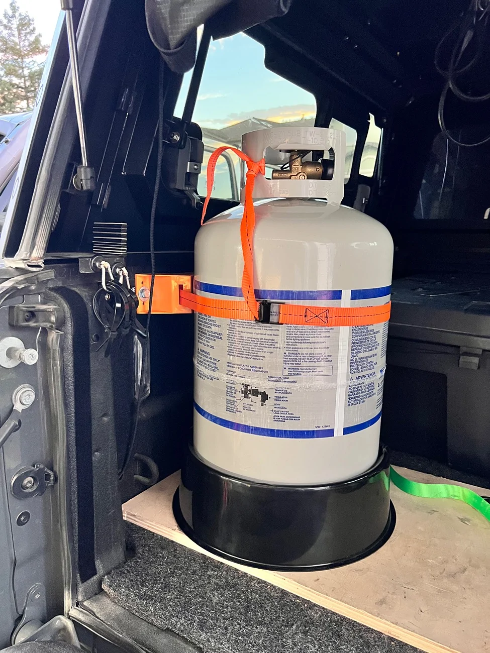 30lb propane tank mount - transporting securely (my solution) | Jeep ...