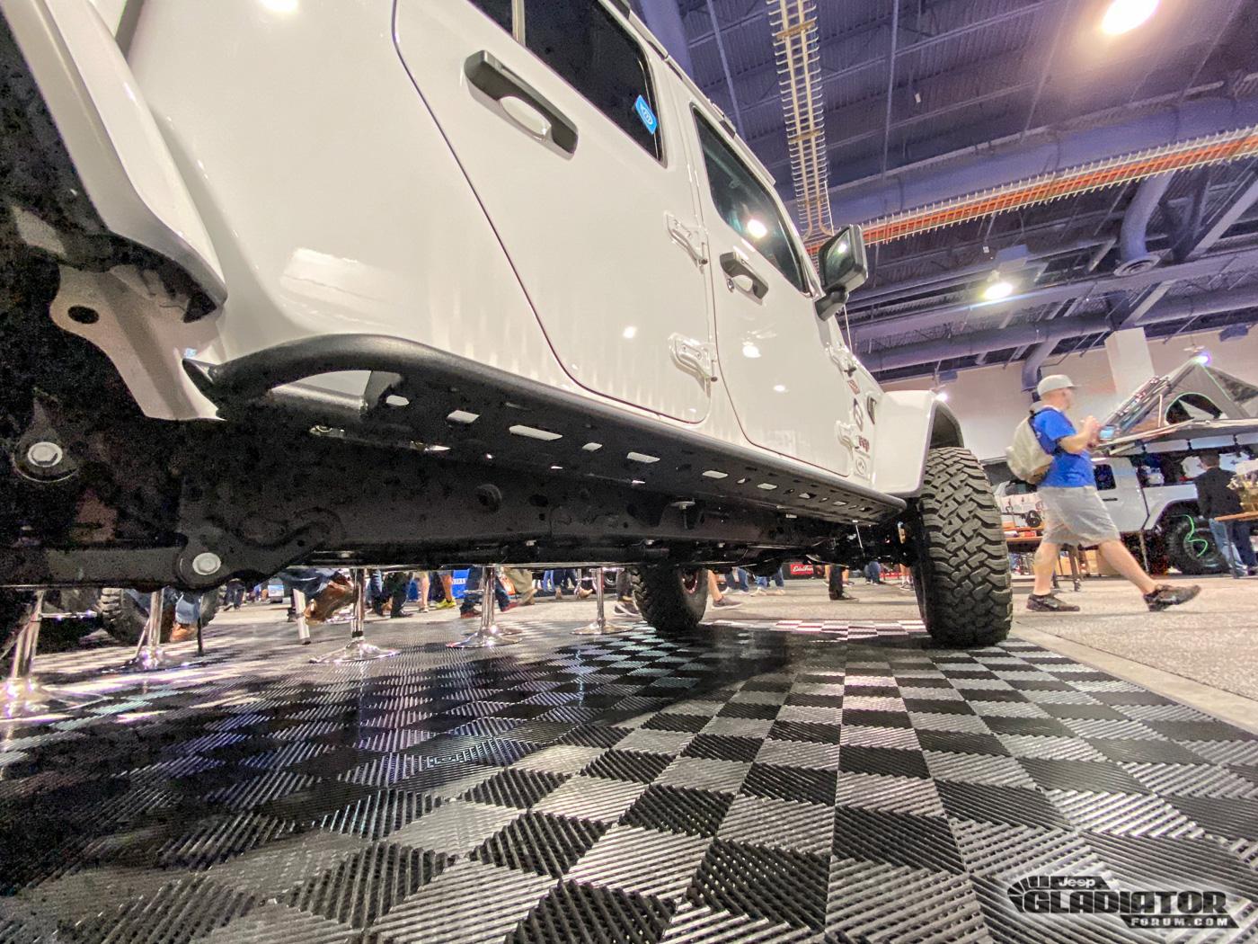 Expedition One / Fat Bob's Garage Gladiator Build [SEMA 2019] | Jeep ...