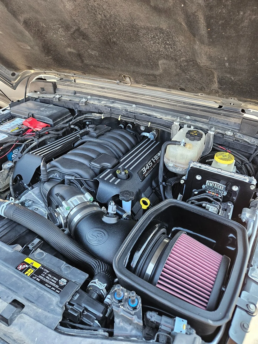 AMW 425 5.7L HEMI installed by Rubitrux | Jeep Gladiator (JT) News ...