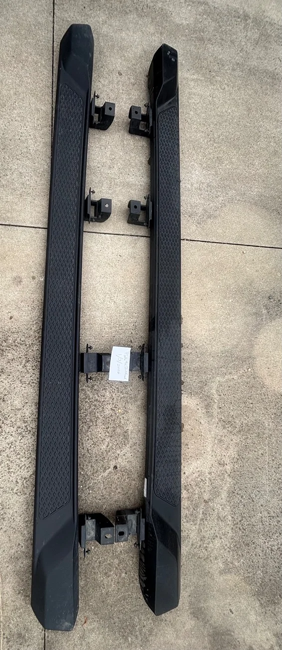 Ohio - OEM running boards from 2023 Mojave $250 OBO | Jeep Gladiator ...