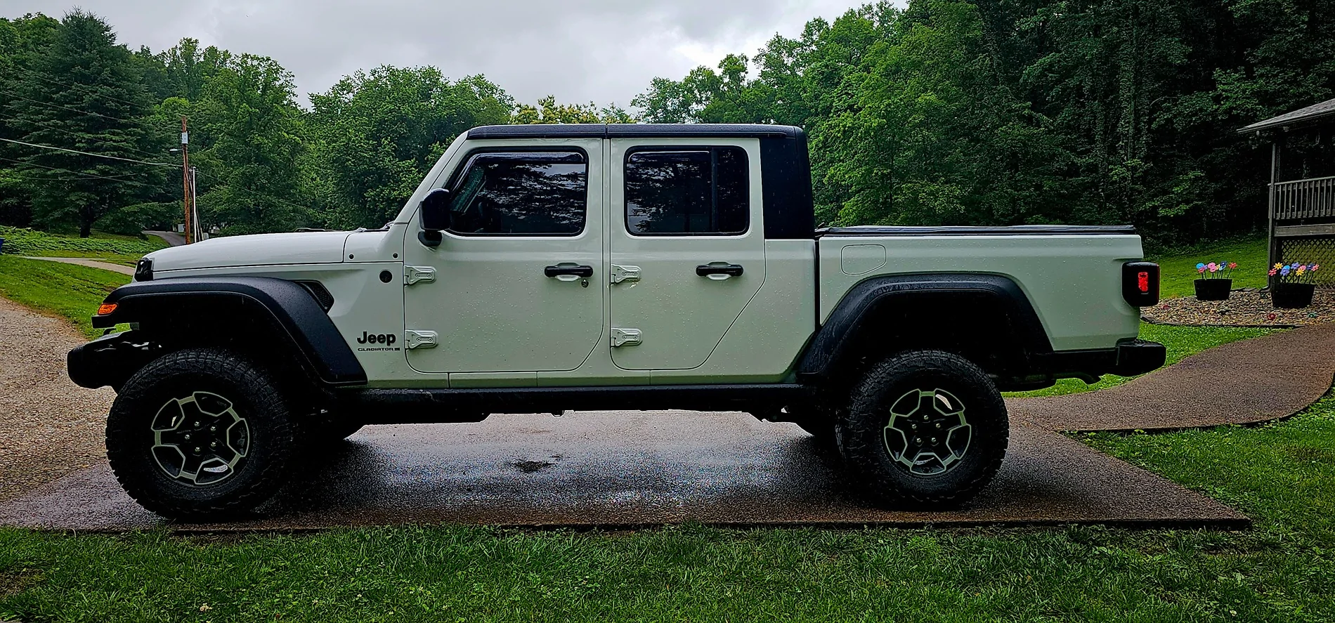 UPDATE IN OP - 2026 JT - Clayton 2.5" Ride Right - Add MOPAR Extended ...