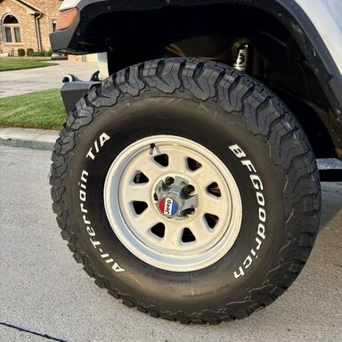 White Gladiator on Tracks | Jeep Gladiator (JT) News, Forum, Community ...